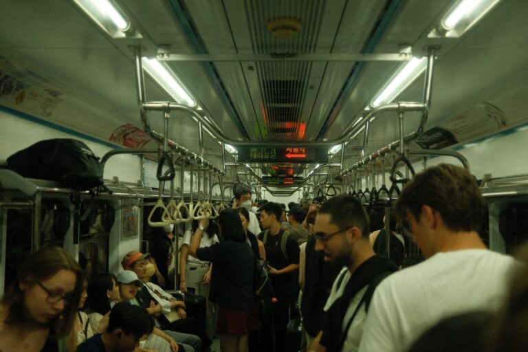 Korean Etiquette: 15 Rules Every Tourist Should Know (2026)